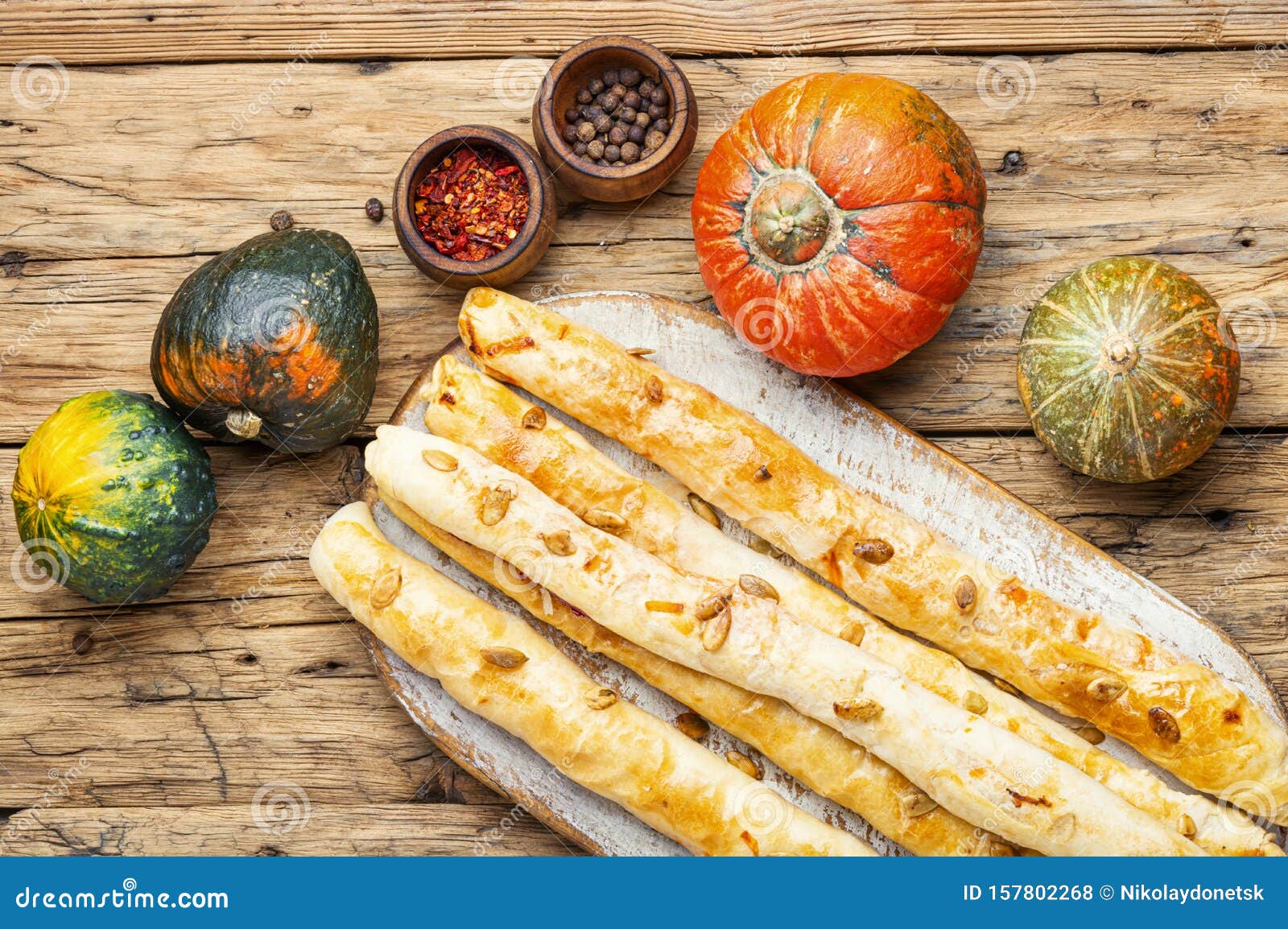 Torta moldava tradicional foto de archivo. Imagen de vector - 157802268