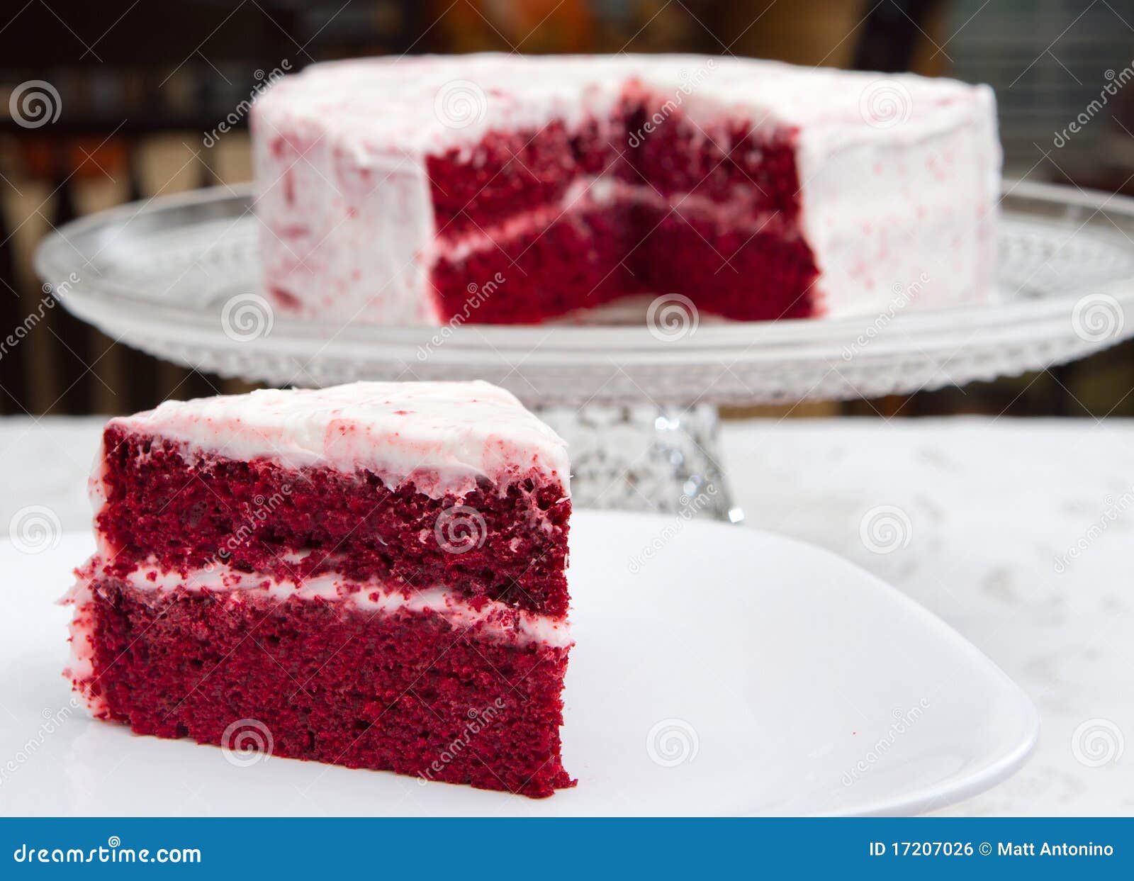 Torta roja del terciopelo foto de archivo. Imagen de icing - 17207026