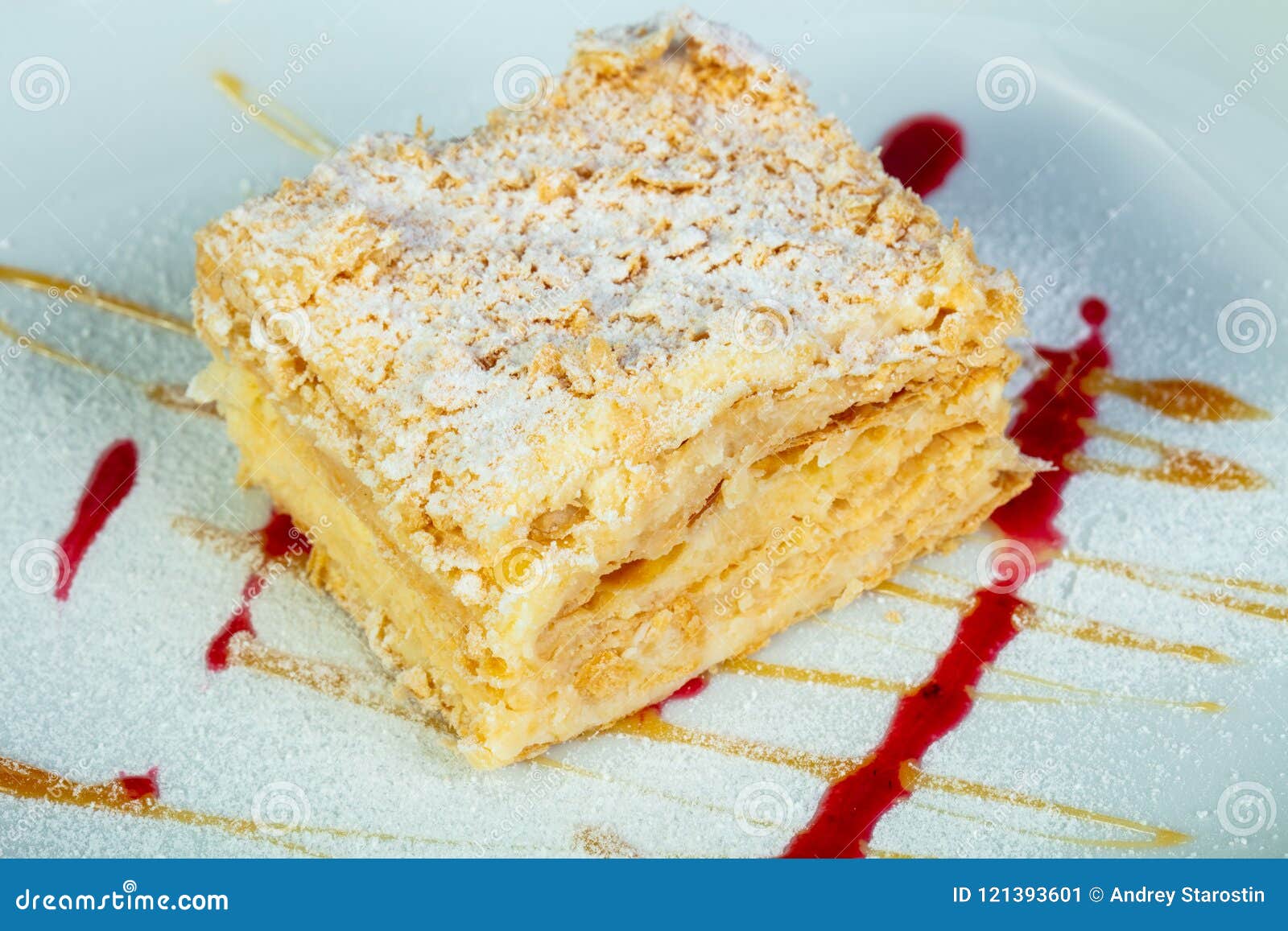 Torta Tradicional De Napoleon Imagen de archivo - Imagen de alimento ...