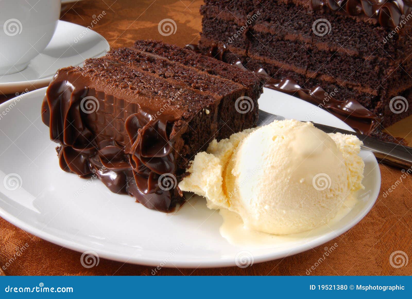 Torta y helado foto de archivo. Imagen de inconveniente - 19521380