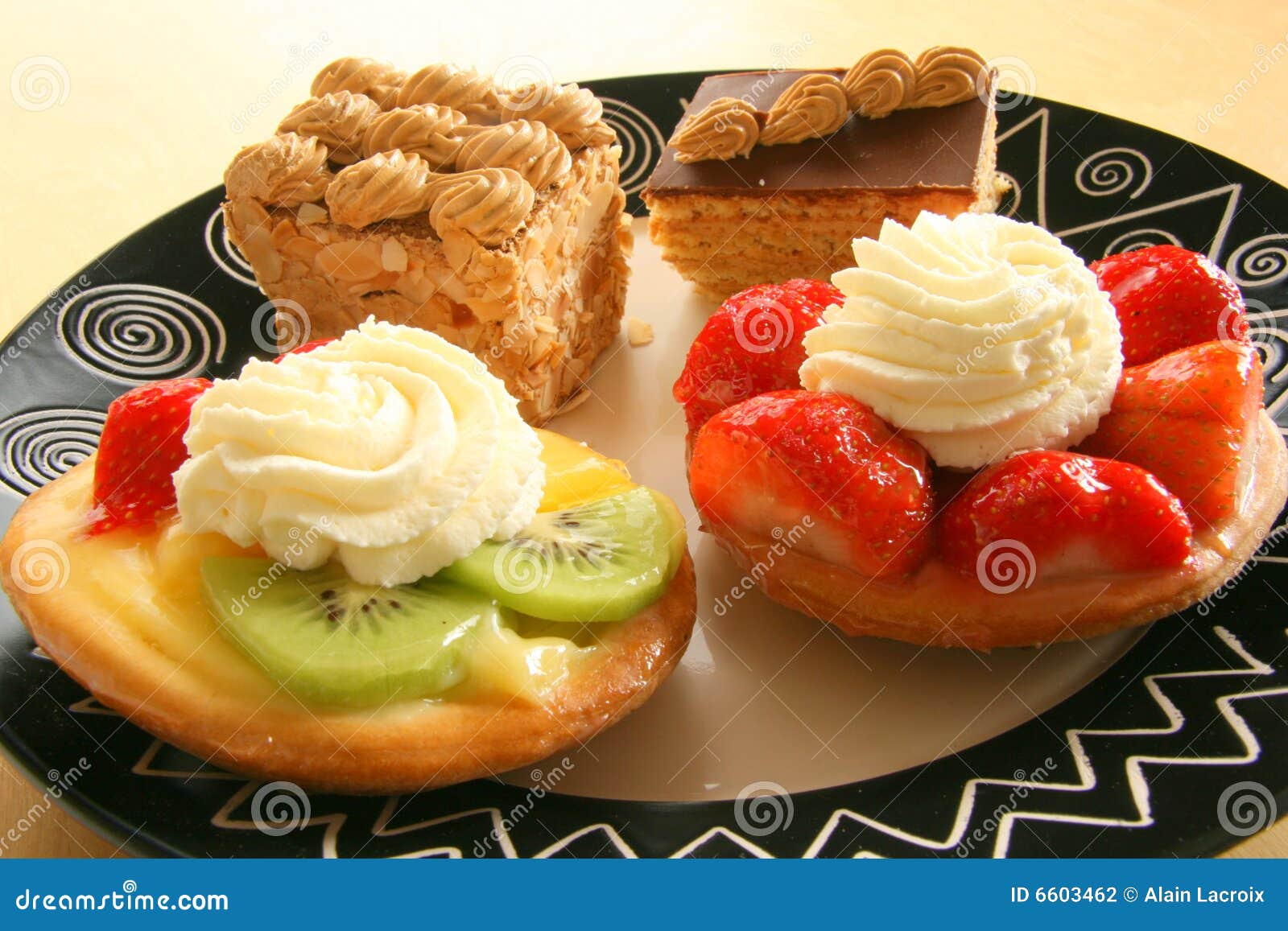 Tortas sabrosas foto de archivo. Imagen de revuelto, torcer - 6603462