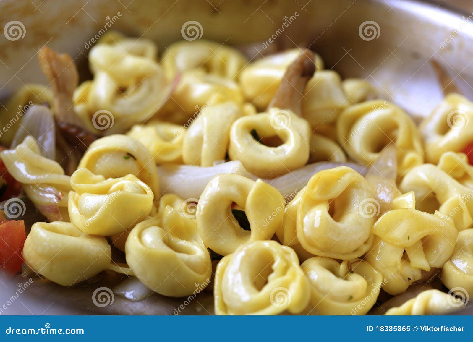 Tortellini in a pan stock image. Image of fried, italian - 18385865