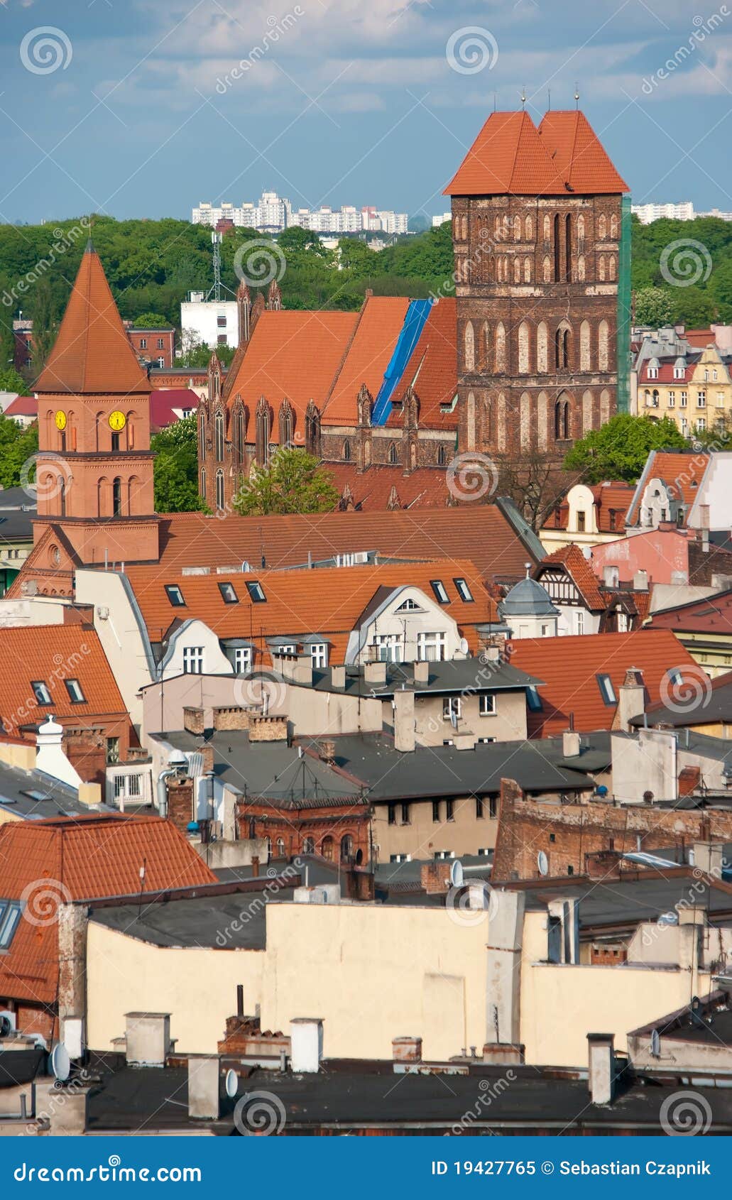 Torum, Polonia - tetti immagine stock. Immagine di fiume - 19427765