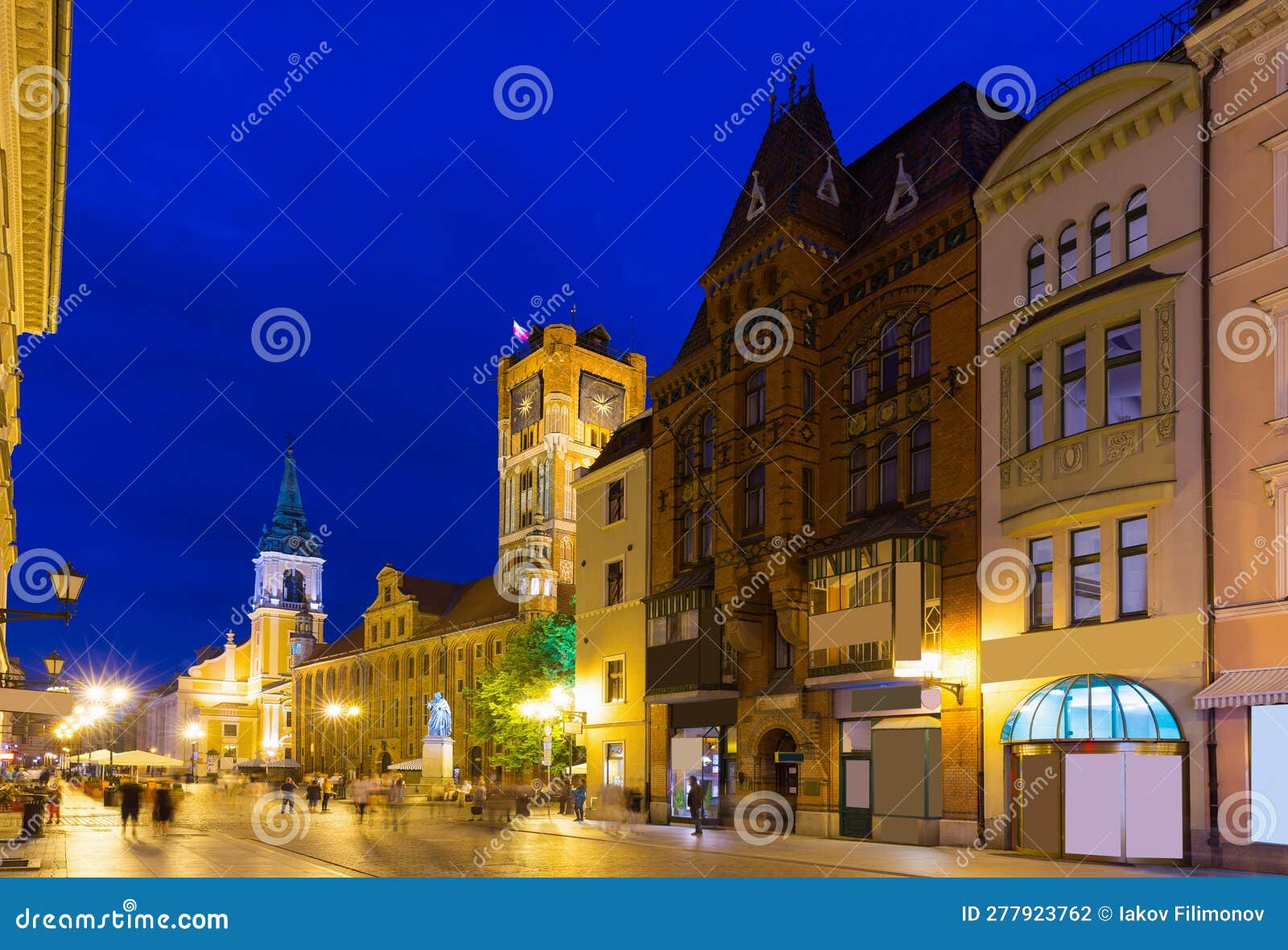 Torun Town Hall and Statue of Copernicus Stock Photo - Image of tourism ...