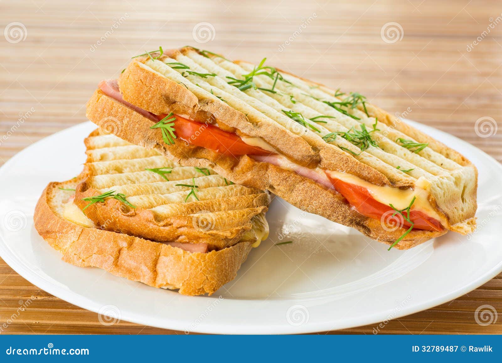 Tostada con queso imagen de archivo. Imagen de pila, fondo - 32789487