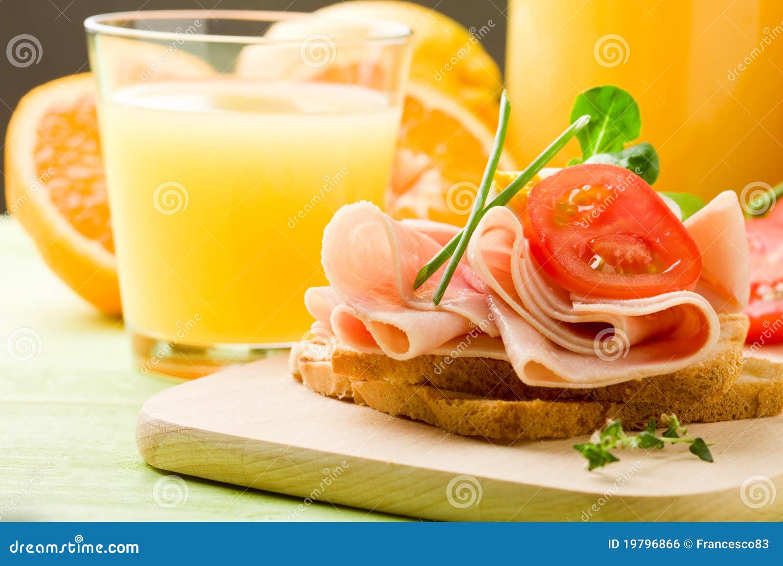 Tostada Y Zumo De Naranja Deliciosos Foto de archivo - Imagen de ...