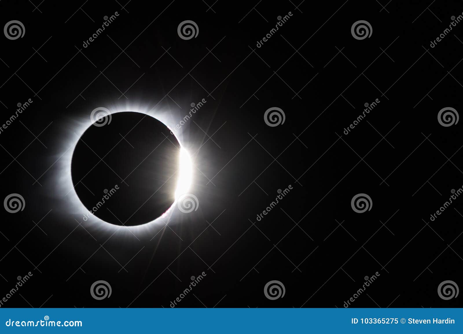 Total Solar Eclipse Diamond Ring Stock Image - Image of total, diamond ...