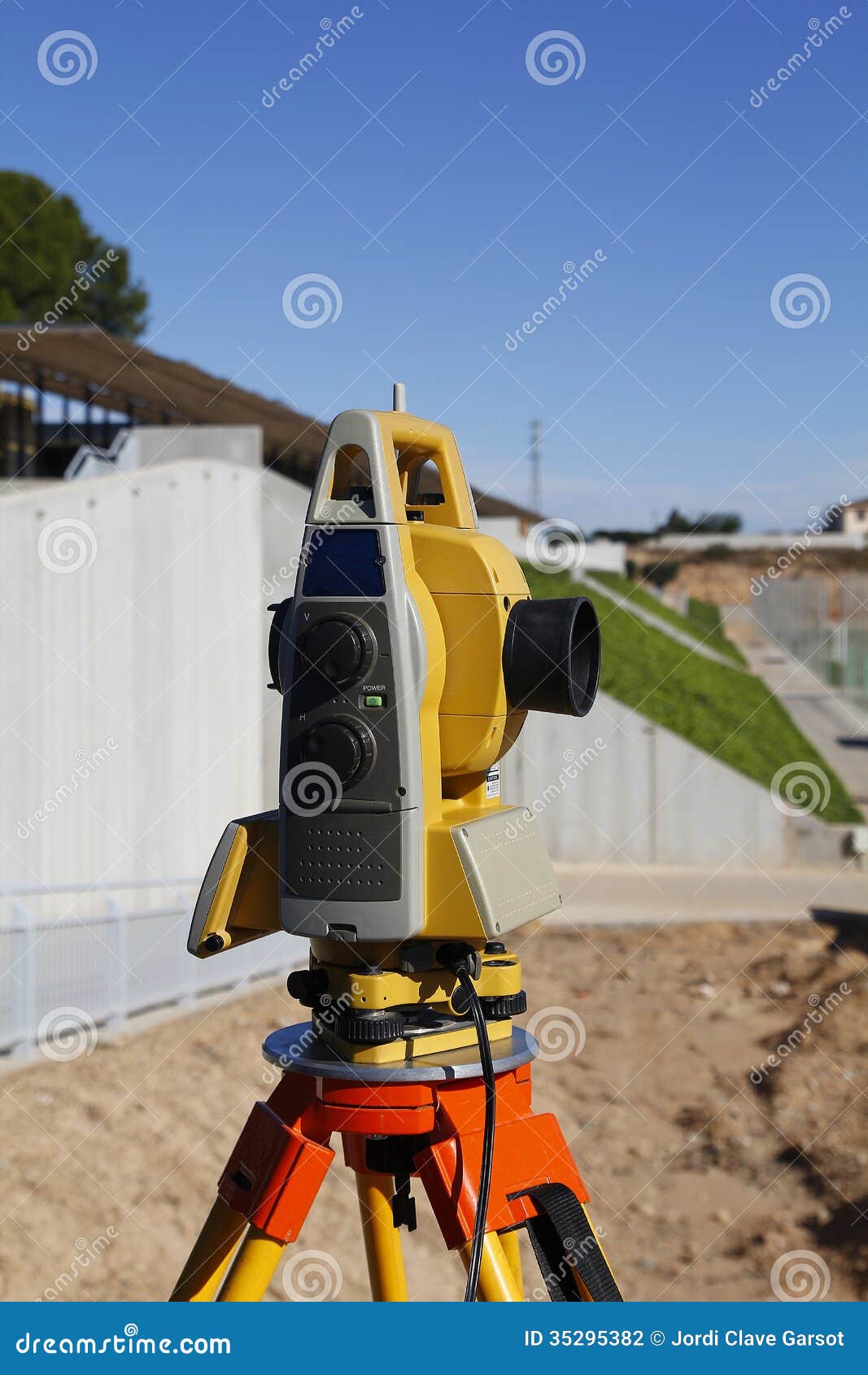 Total station, surveying stock photo. Image of builder - 35295382