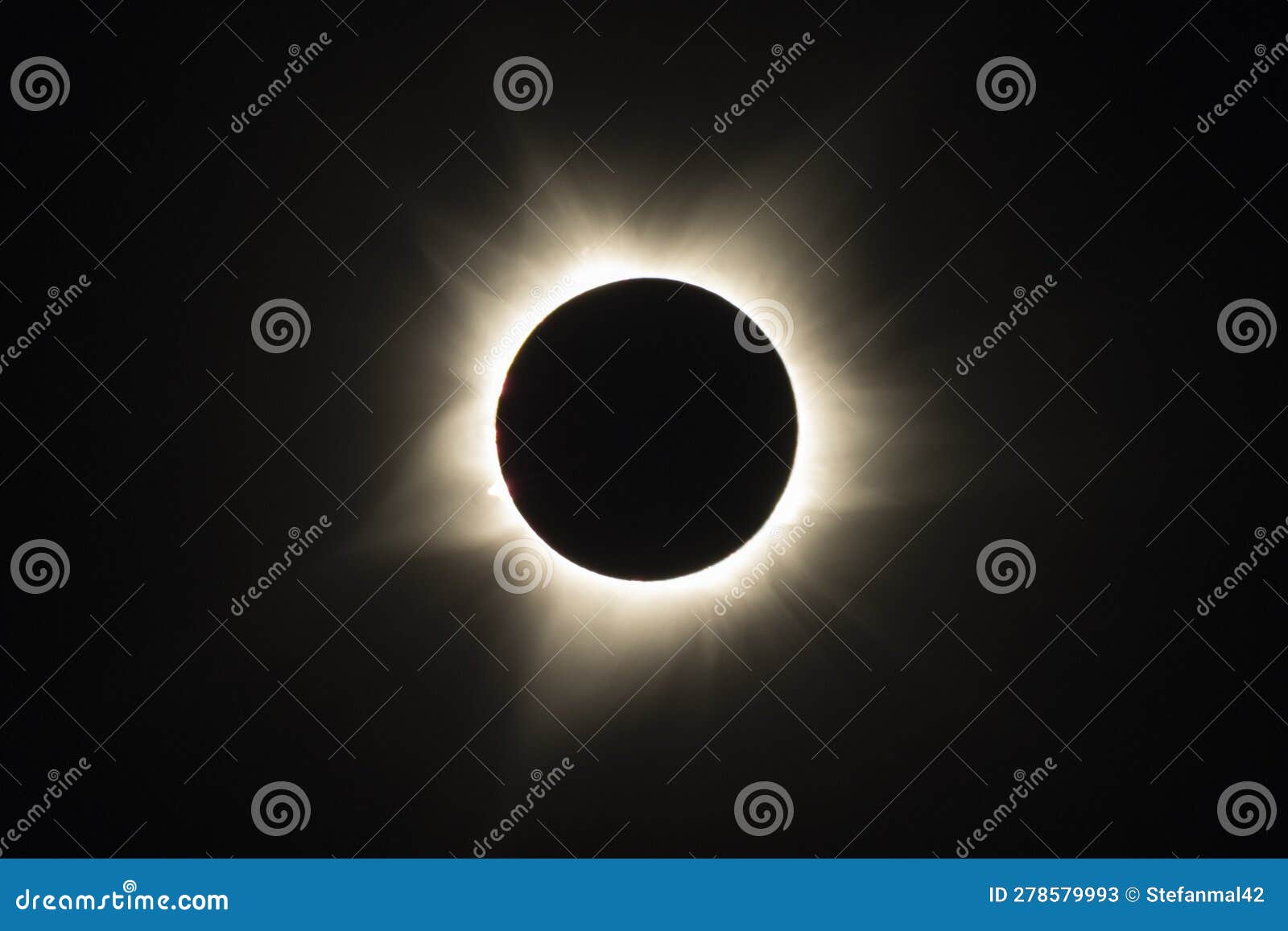Totality during the 2023 Australian Total Solar Eclipse in Exmouth ...