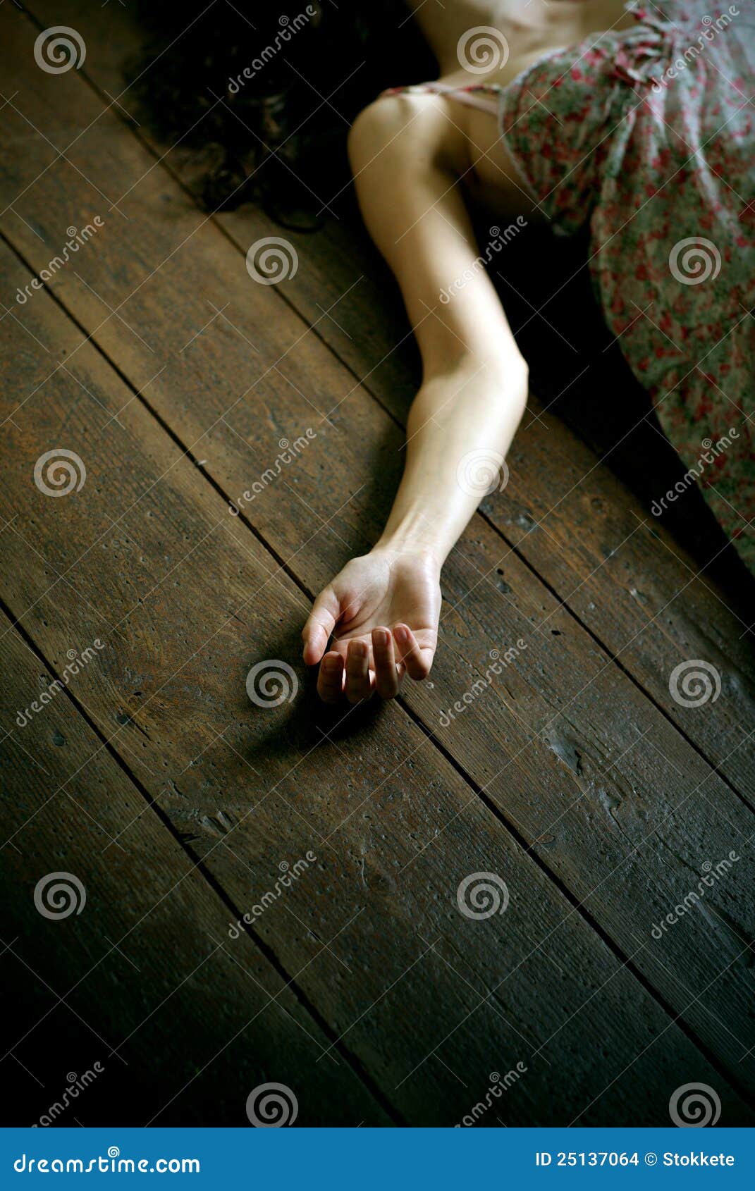 Tote Frau stockfoto. Bild von verbrechen, schönheit, mord - 25137064