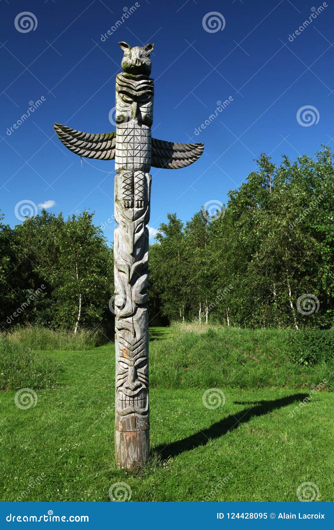 Forest totem pole stock image. Image of indian, totem - 124428095
