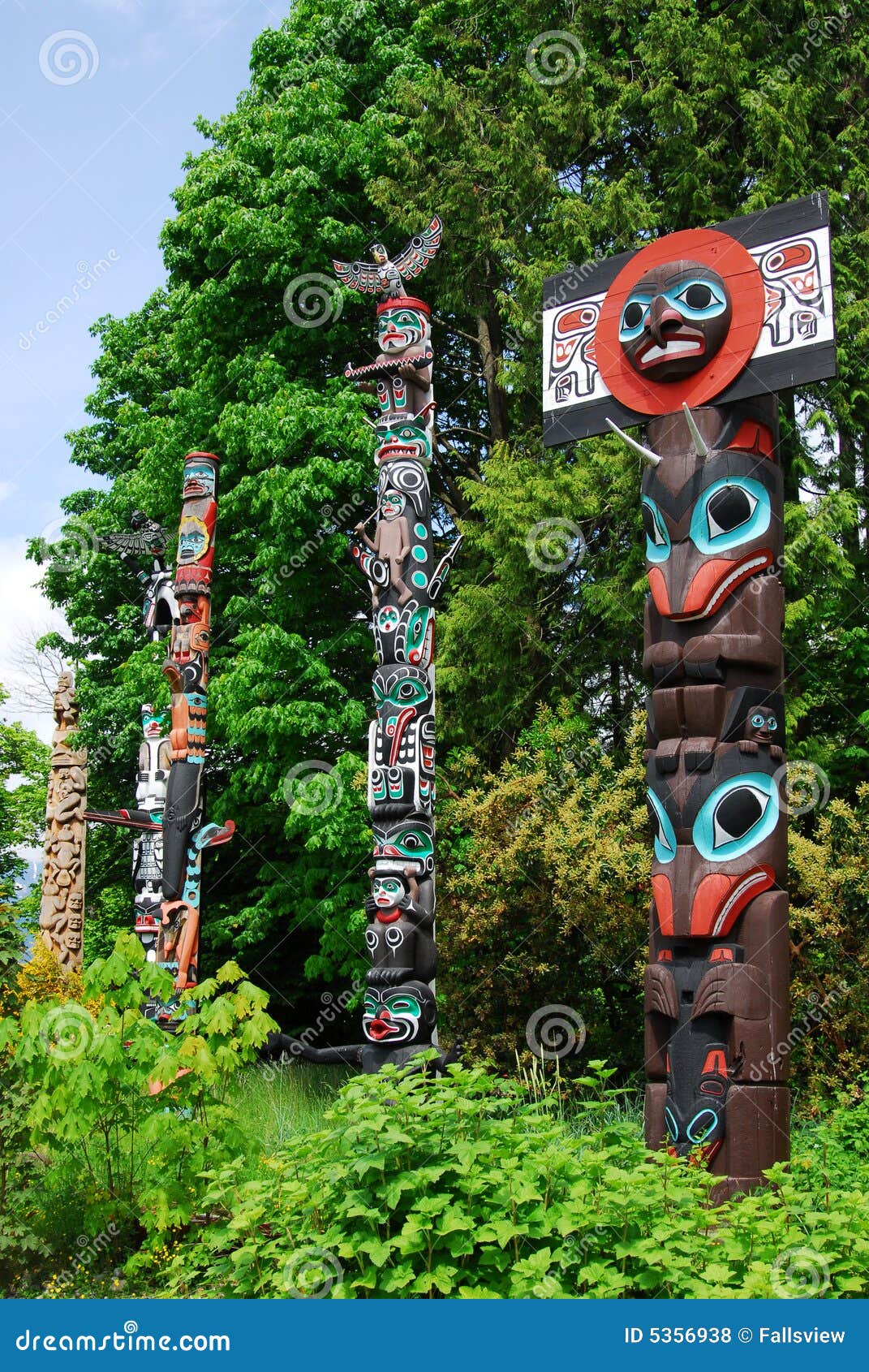 Totem Poles Stock Photography | CartoonDealer.com #5678576