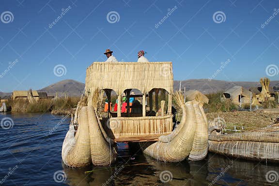 Totora boat, Peru editorial image. Image of nature, holiday - 15174745