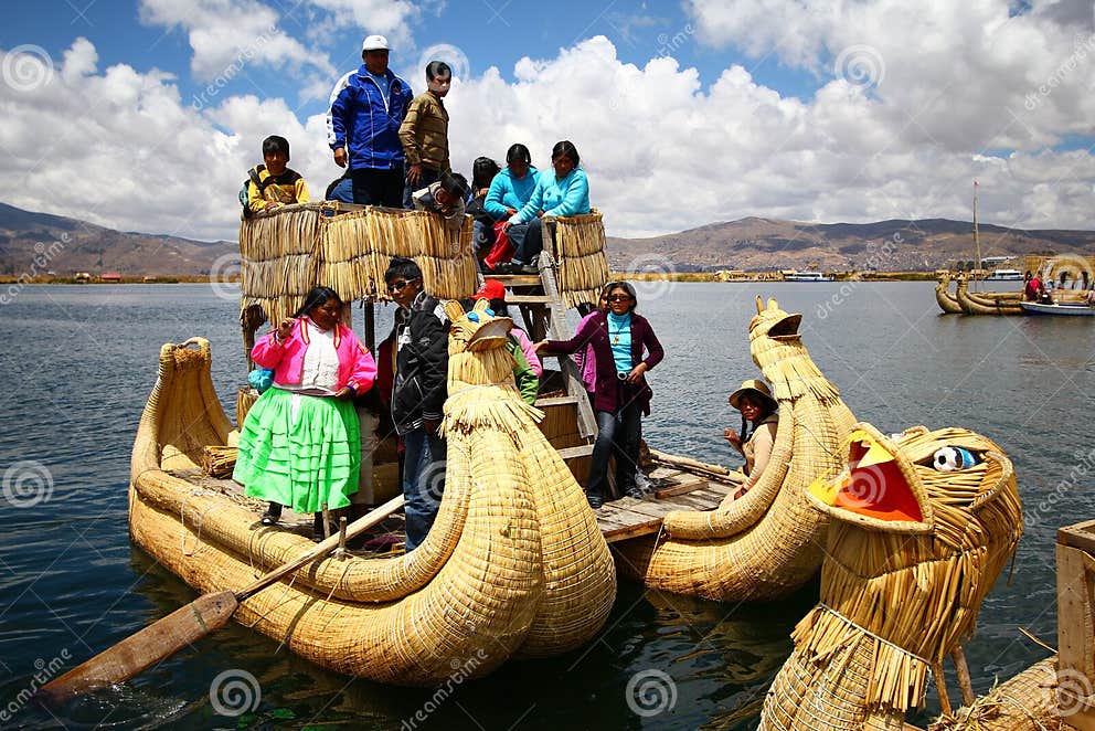 Totora boat, Peru editorial photography. Image of adventure - 22249312