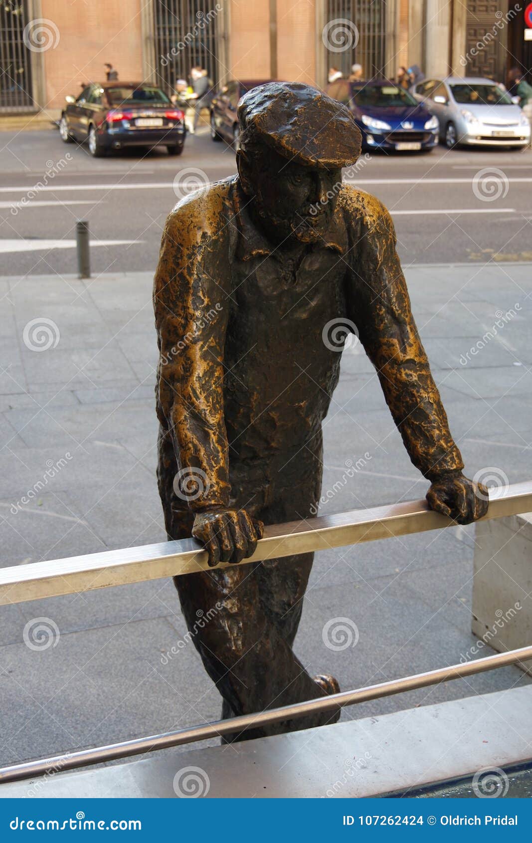 Statue of the Man, Madrid, Spain Editorial Stock Image - Image of ...