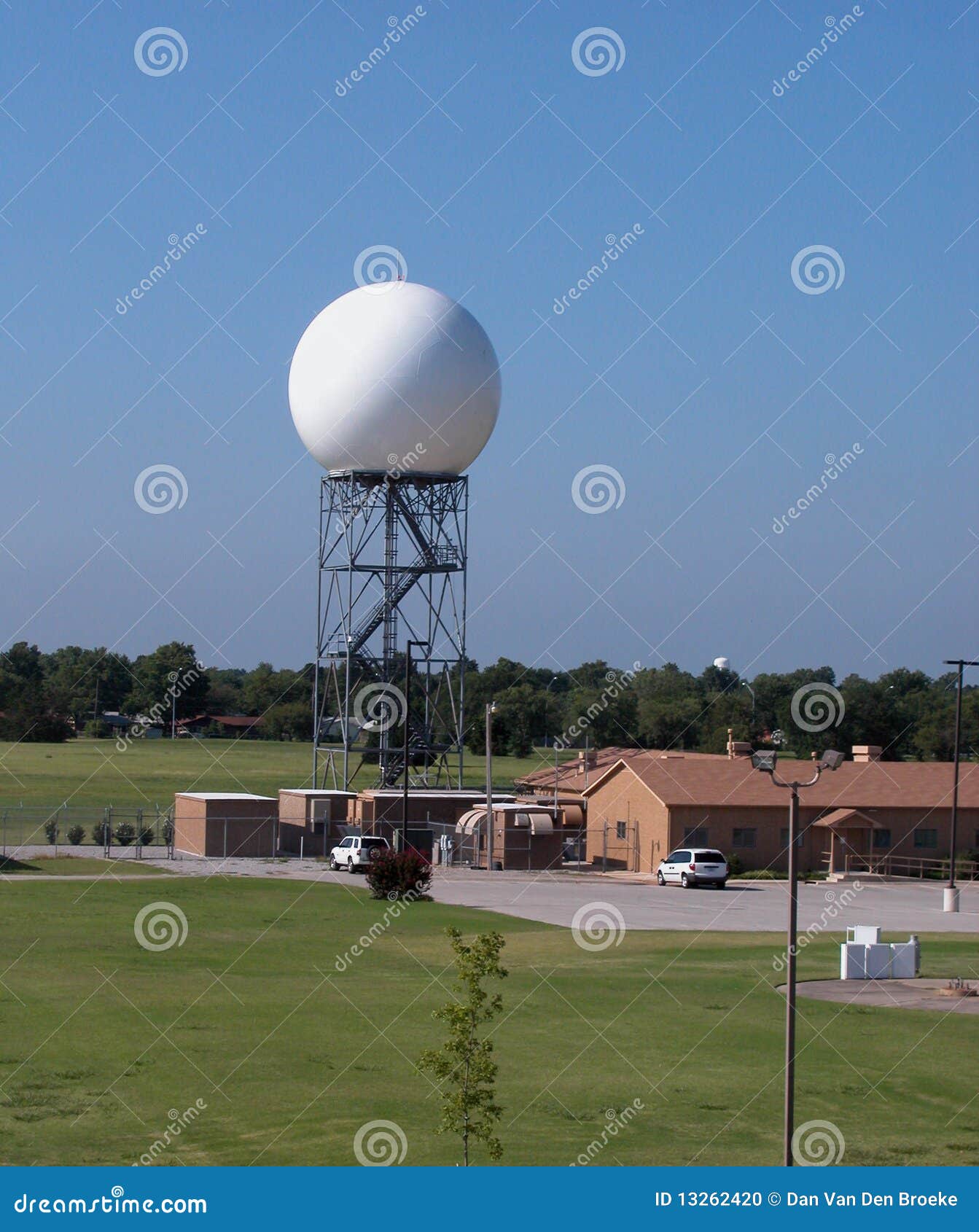 Tour de radar Doppler photo stock. Image du transmission - 13262420