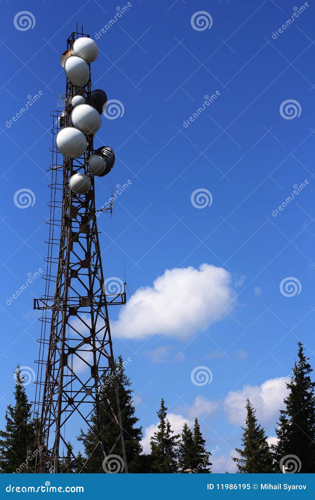 Tour de télécommunication image stock. Image du pylône - 11986195
