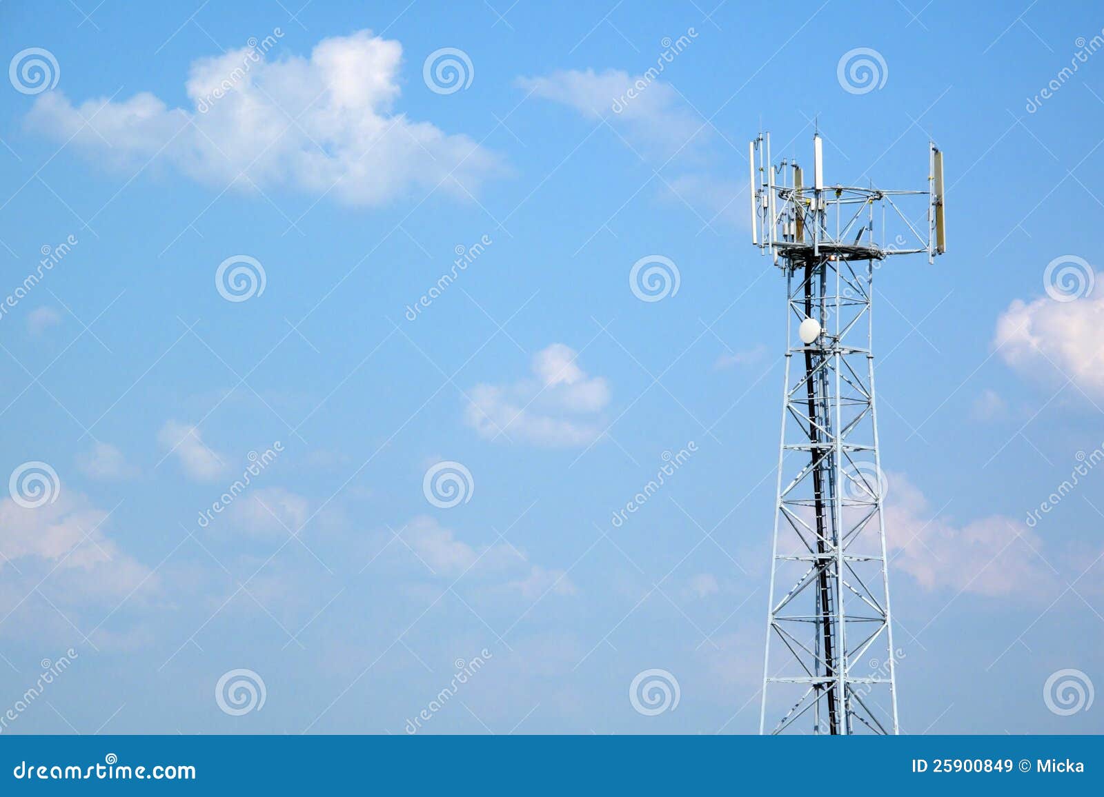 Tour de télécommunication image stock. Image du industrie - 25900849