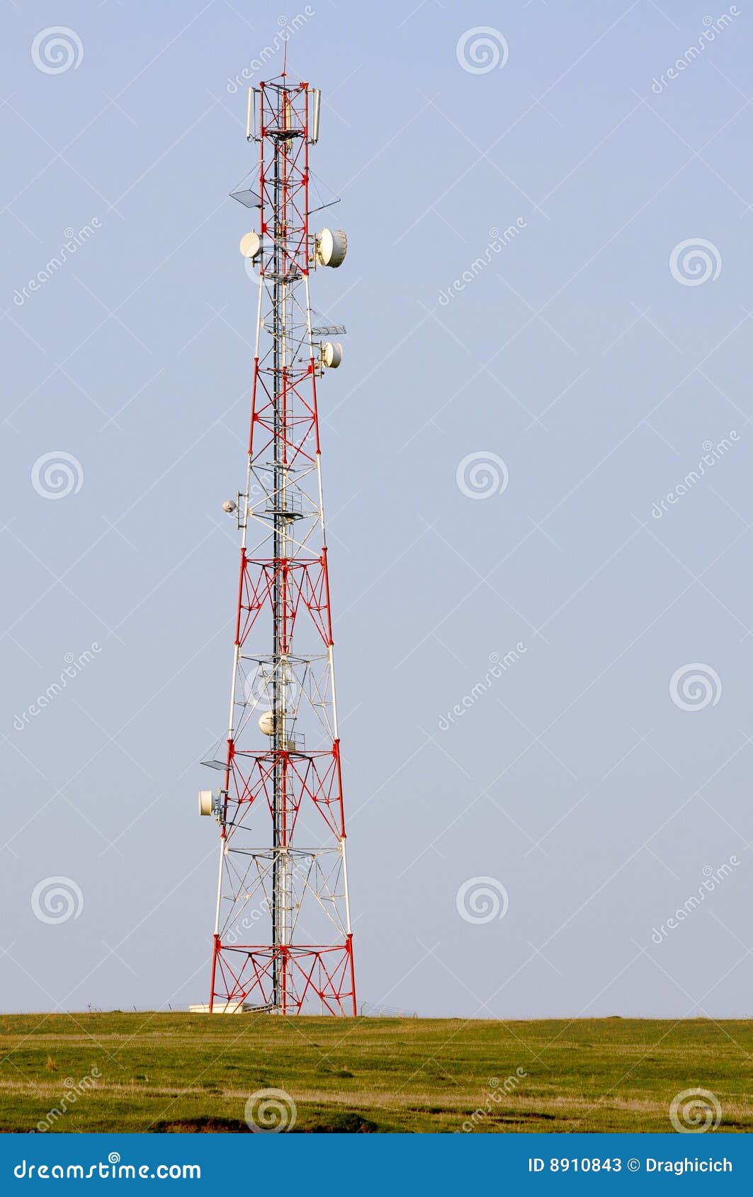 Tour de télécommunication image stock. Image du cellphone - 8910843