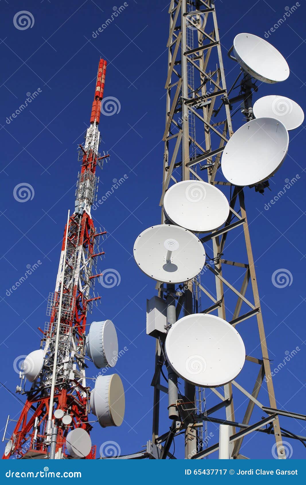 Tour de télécommunications image stock. Image du assiette - 65437717