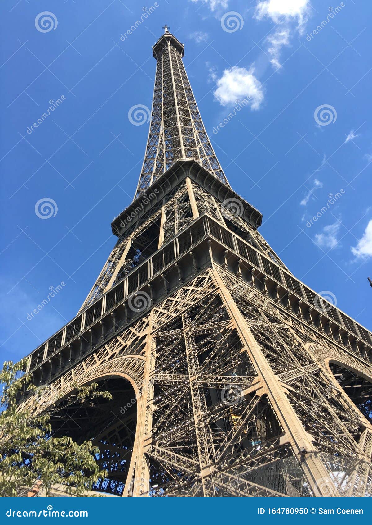 Tour Eiffel Paris Ground Viewpoint Stock Photo - Image of ground, tour ...