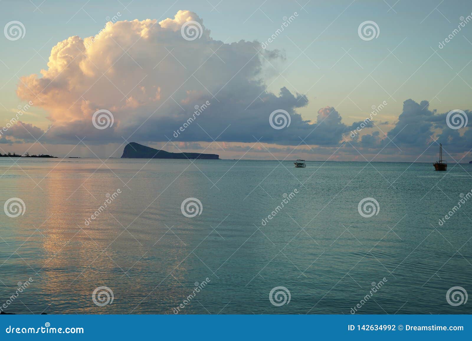 Tour Mauritius stock photo. Image of natur, water, sunset - 142634992