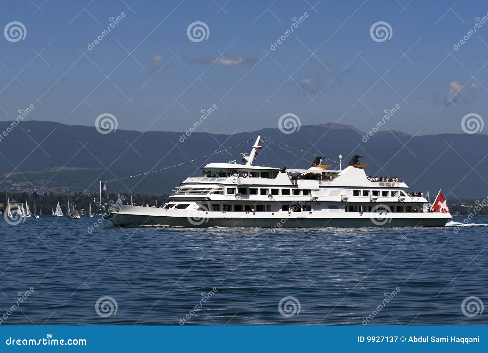 Tourist boat on Lac Leman stock image. Image of blue, boat - 9927137