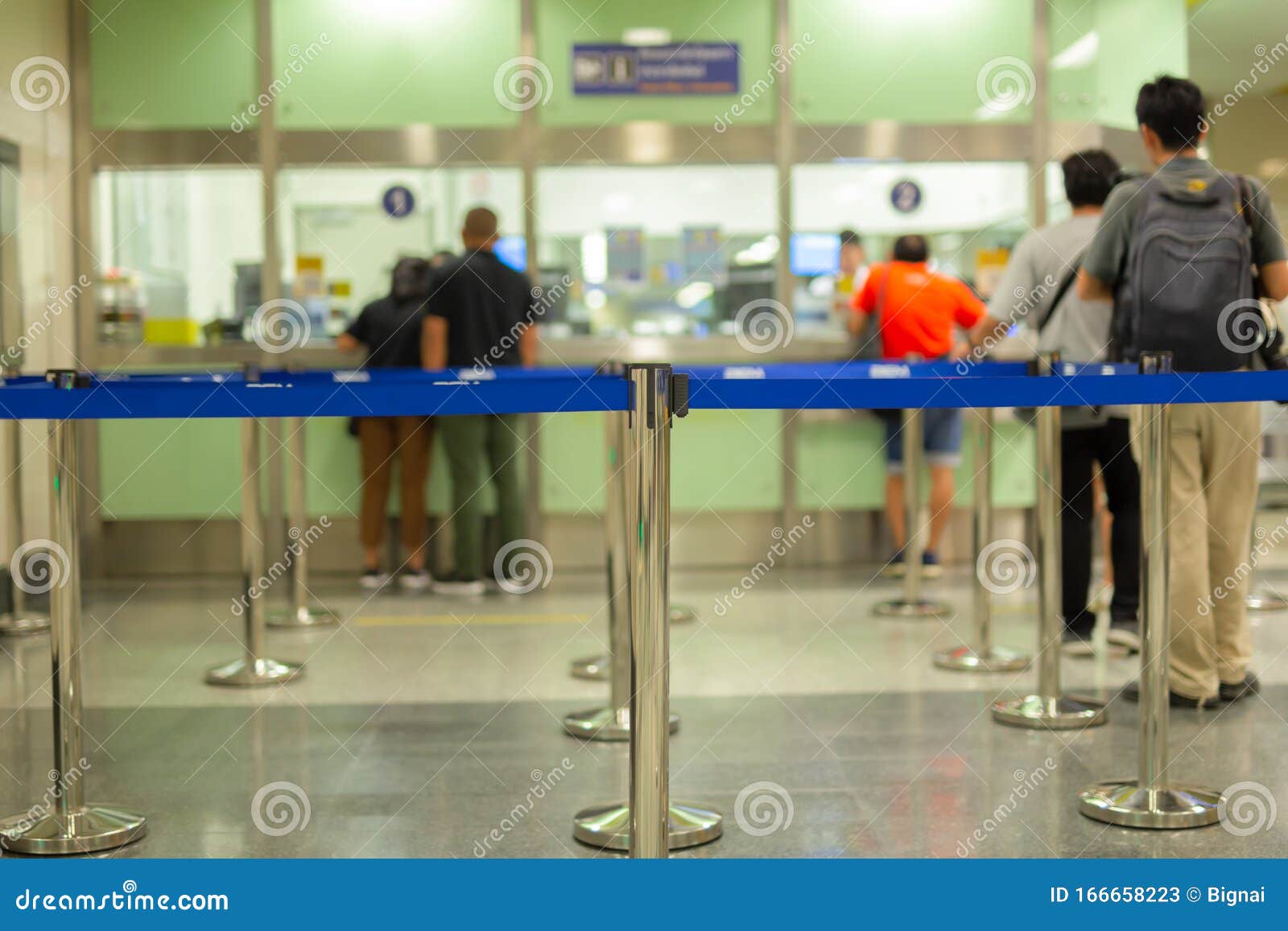 Tourist Passengers Check-in Line at Subway Station. Editorial Stock ...