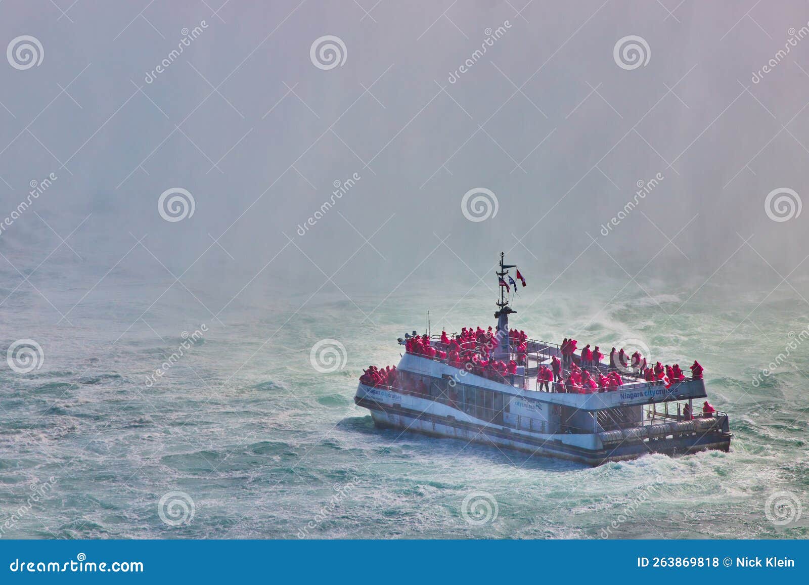 Tourist Ship Sailing into Heavy Mist at Niagara Falls Editorial Stock ...