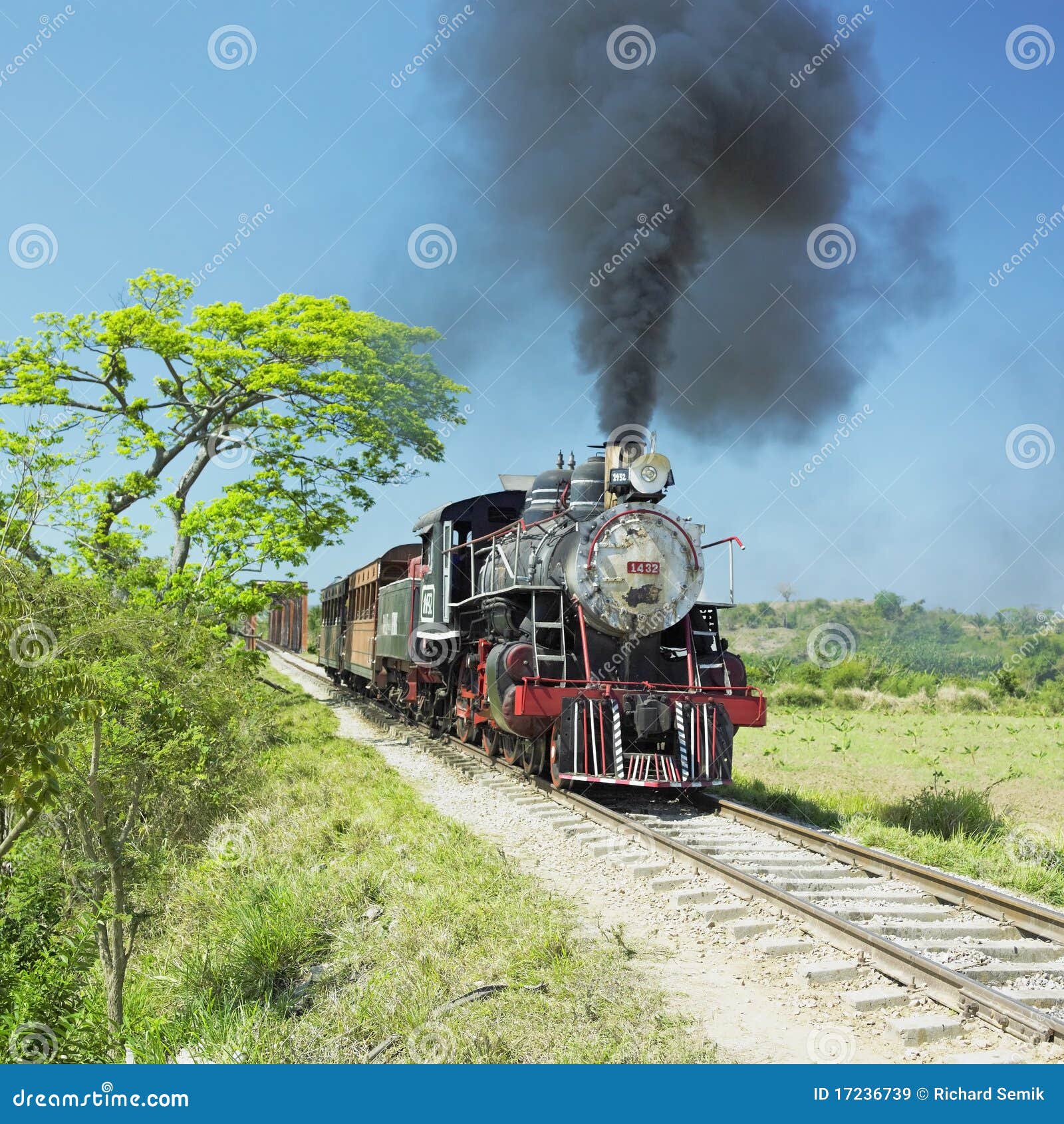 Tourist train in Cuba stock image. Image of railroad - 17236739