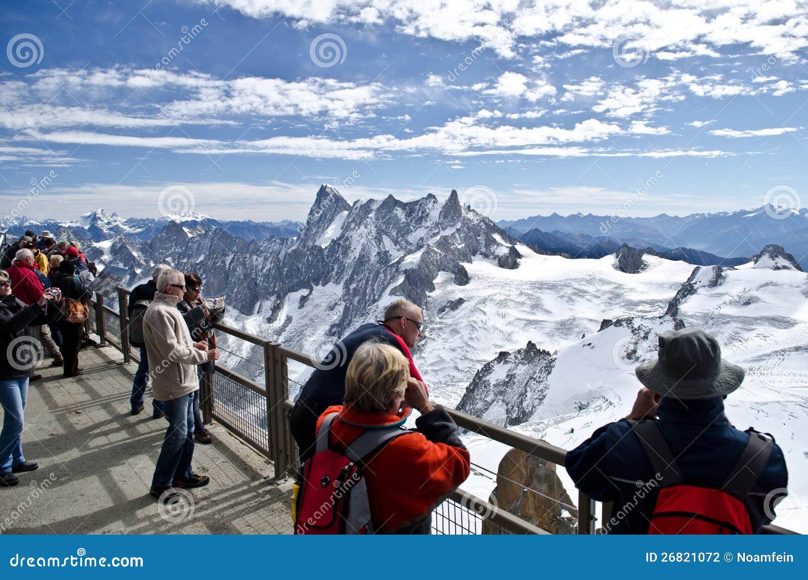 Tourist at view point editorial photography. Image of cable - 26821072