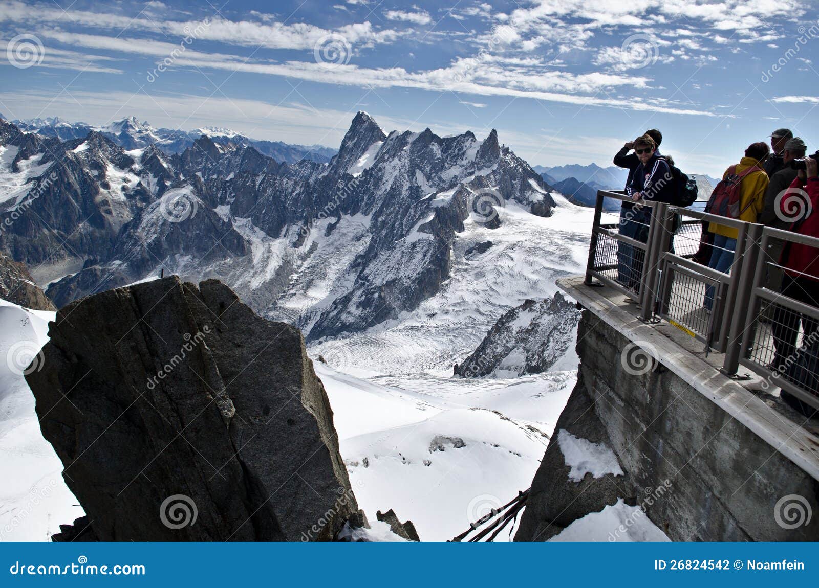 Tourist at view point editorial photography. Image of alpine - 26824542