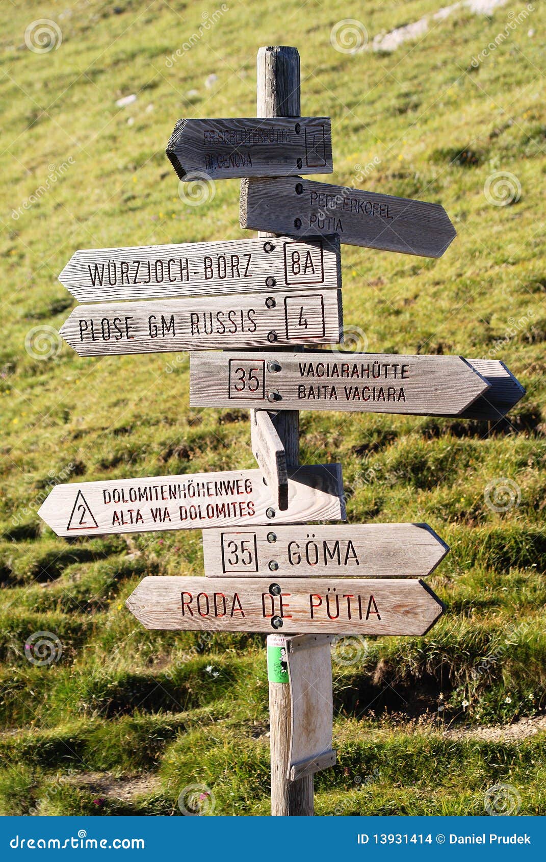 Touristischer Wegweiser stockfoto. Bild von touristisch - 13931414