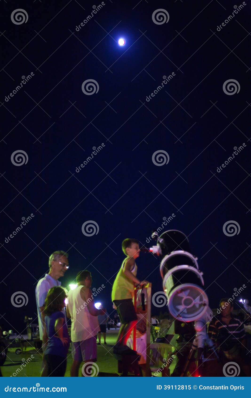 Tourists Watching Night Sky Editorial Image - Image of kids, moon: 39112815