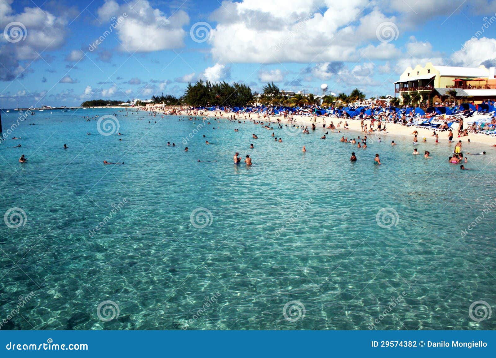 Tourists in grand turk editorial photography. Image of caribbean - 29574382