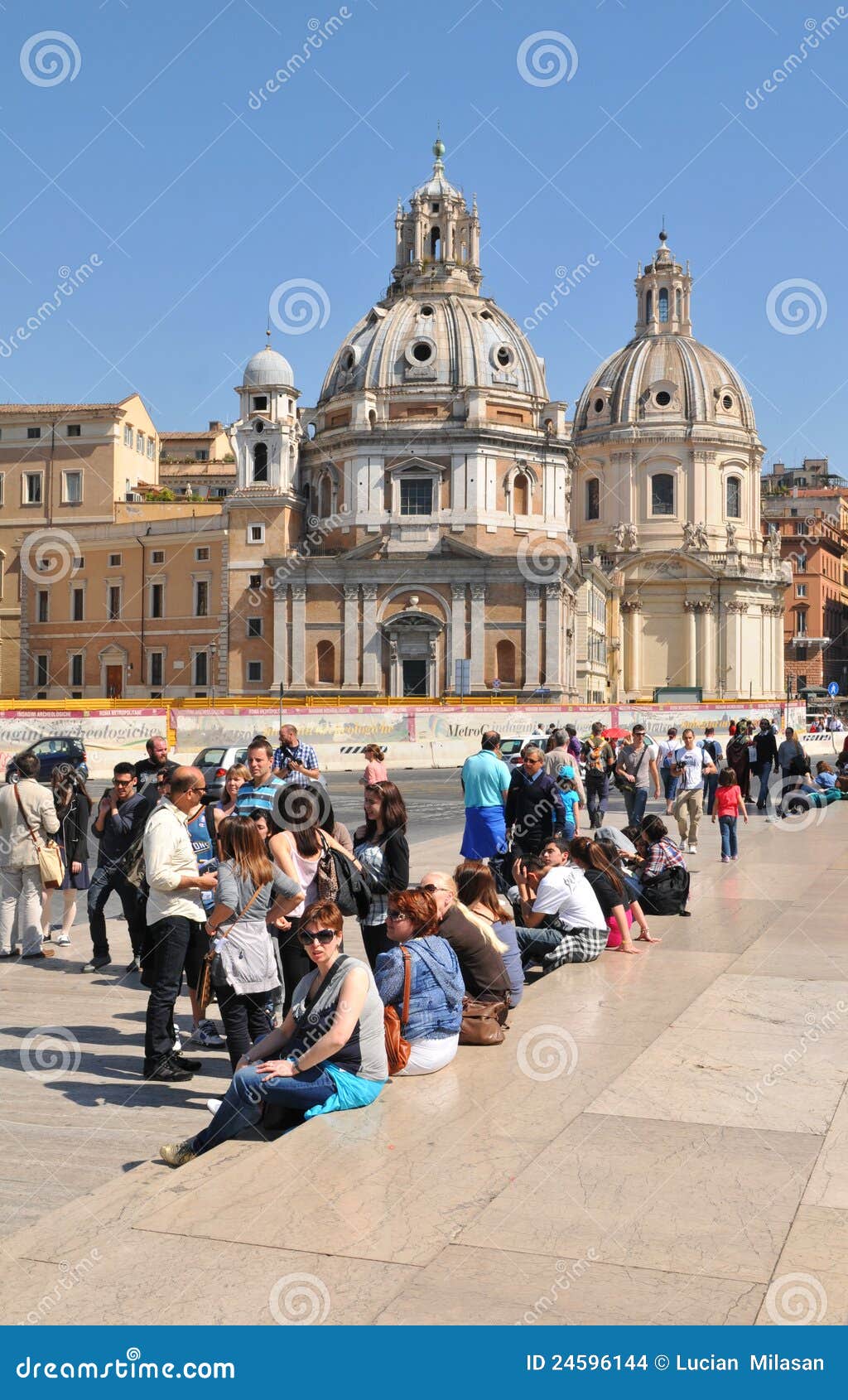 Tourists in Rome editorial stock image. Image of tour - 24596144