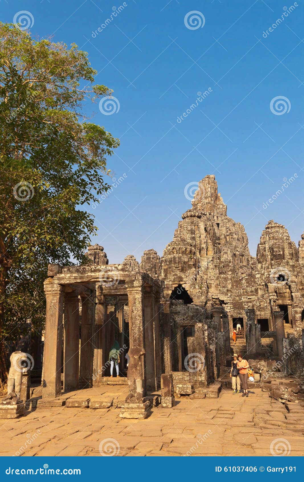 Tourists at the Temple Complex of Angkor Wat Editorial Photo - Image of ...