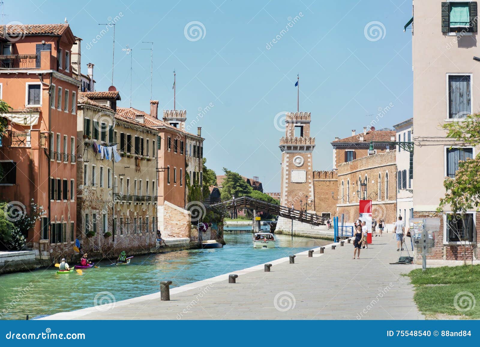 Tourists in Venice, Italy editorial image. Image of architecture - 75548540