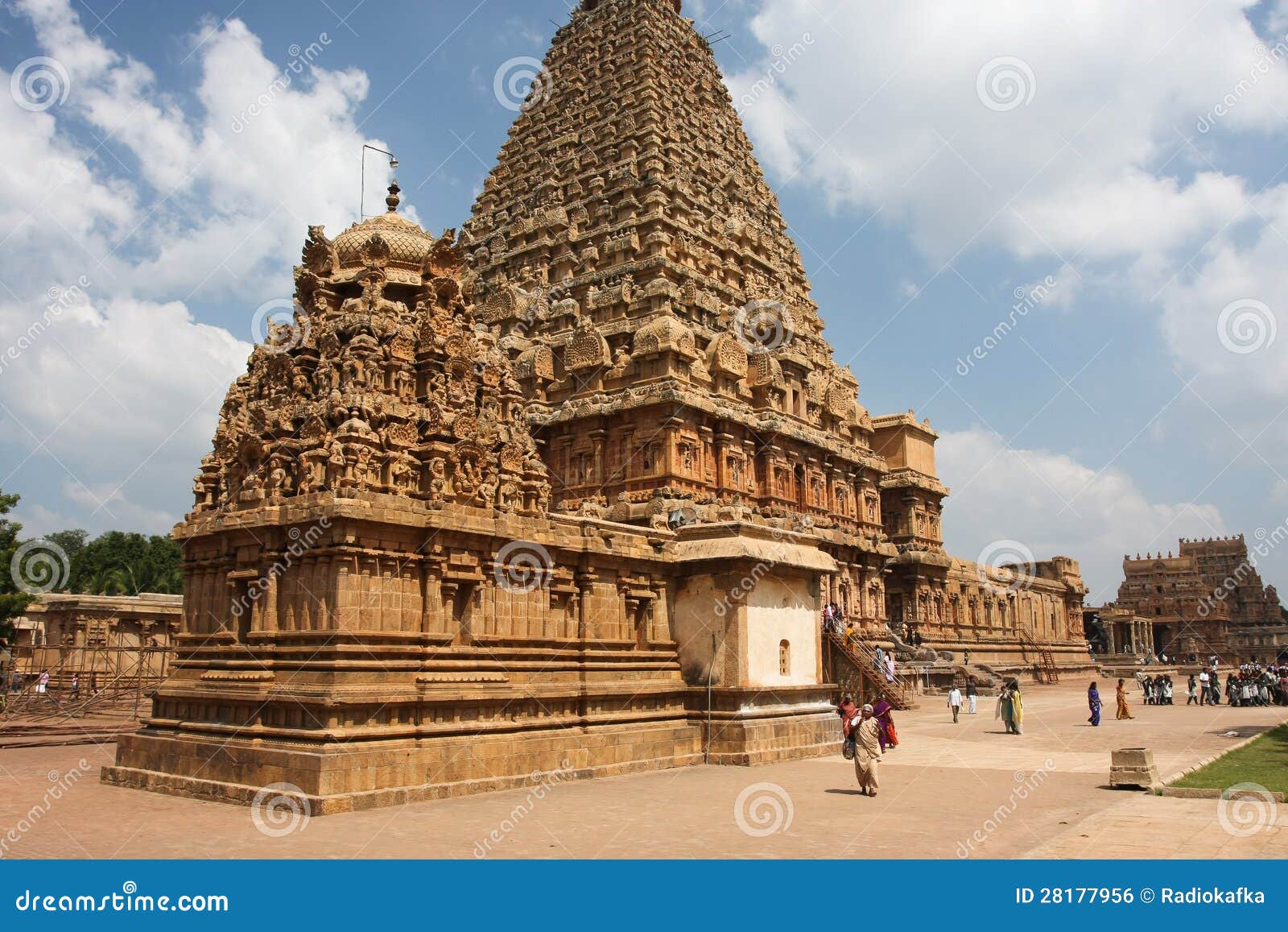 Tourists Walk Around the Ancient Hindu Temple Editorial Photo - Image ...