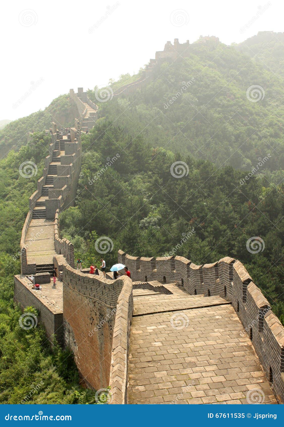 Tourists Walk on the Great Wall of China Editorial Image - Image of ...
