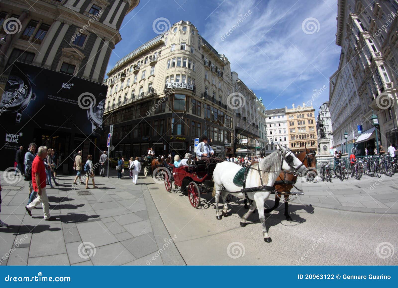 Tourists Walking in the Center of Vienna Editorial Photography - Image ...