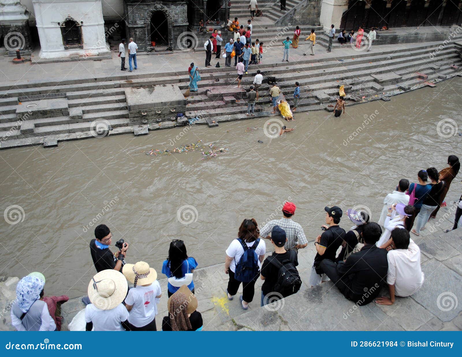 Tourists Watching Hindu Cremation Process & Rituals Editorial Stock ...