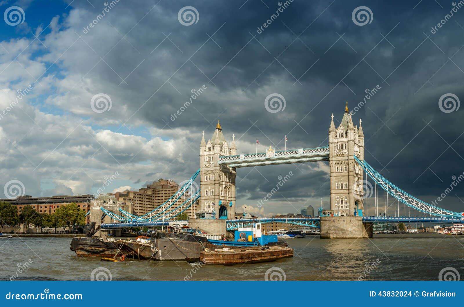 Tower bridge editorial stock image. Image of drawbridge - 43832024