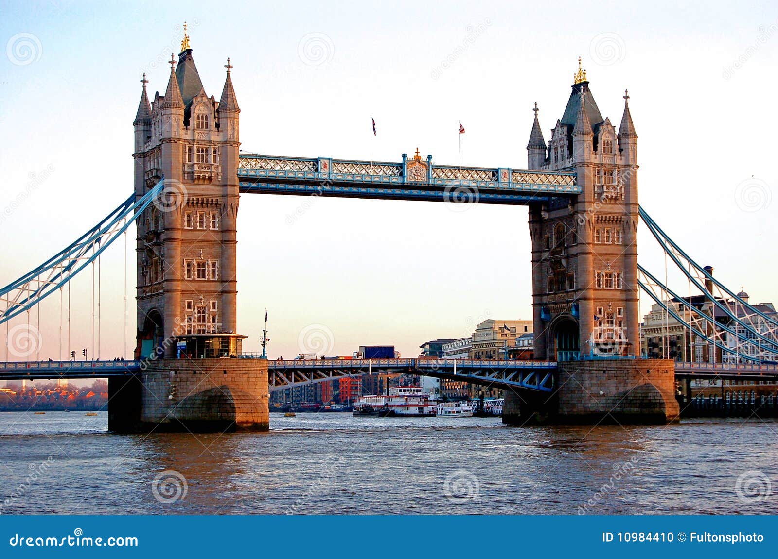 Tower Bridge London England Stock Photo - Image of autumn, famous: 10984410