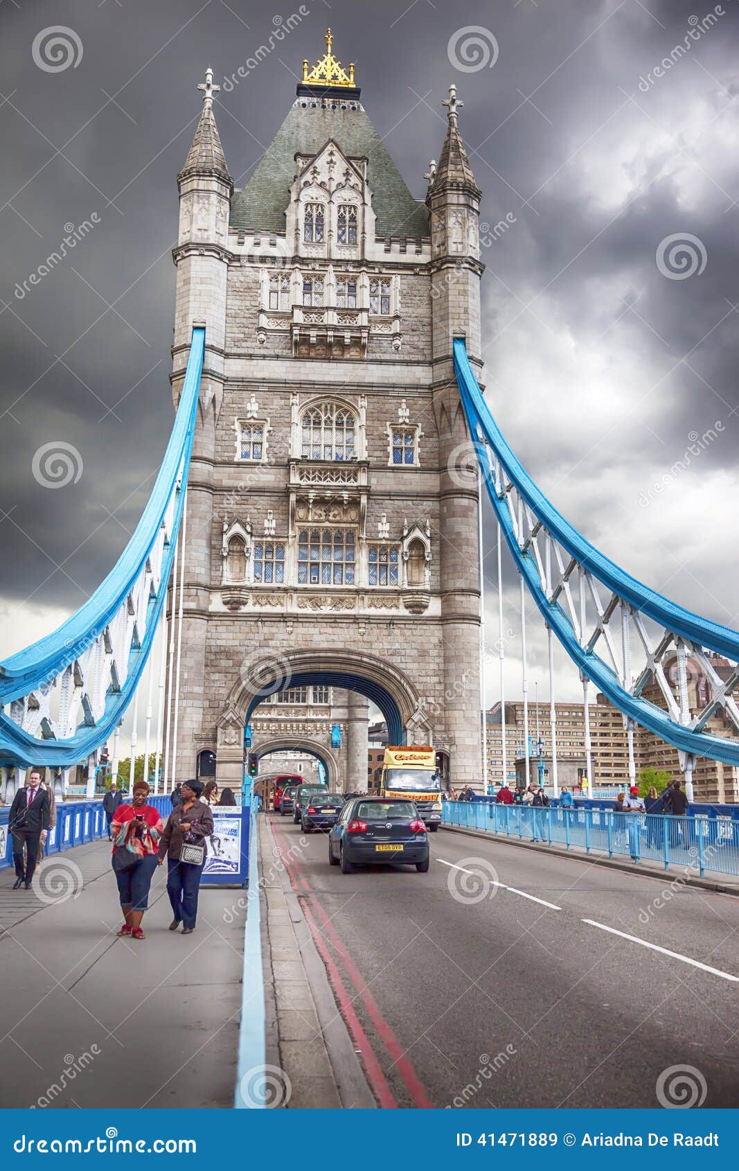 Tower Bridge, London editorial stock image. Image of attraction - 41471889