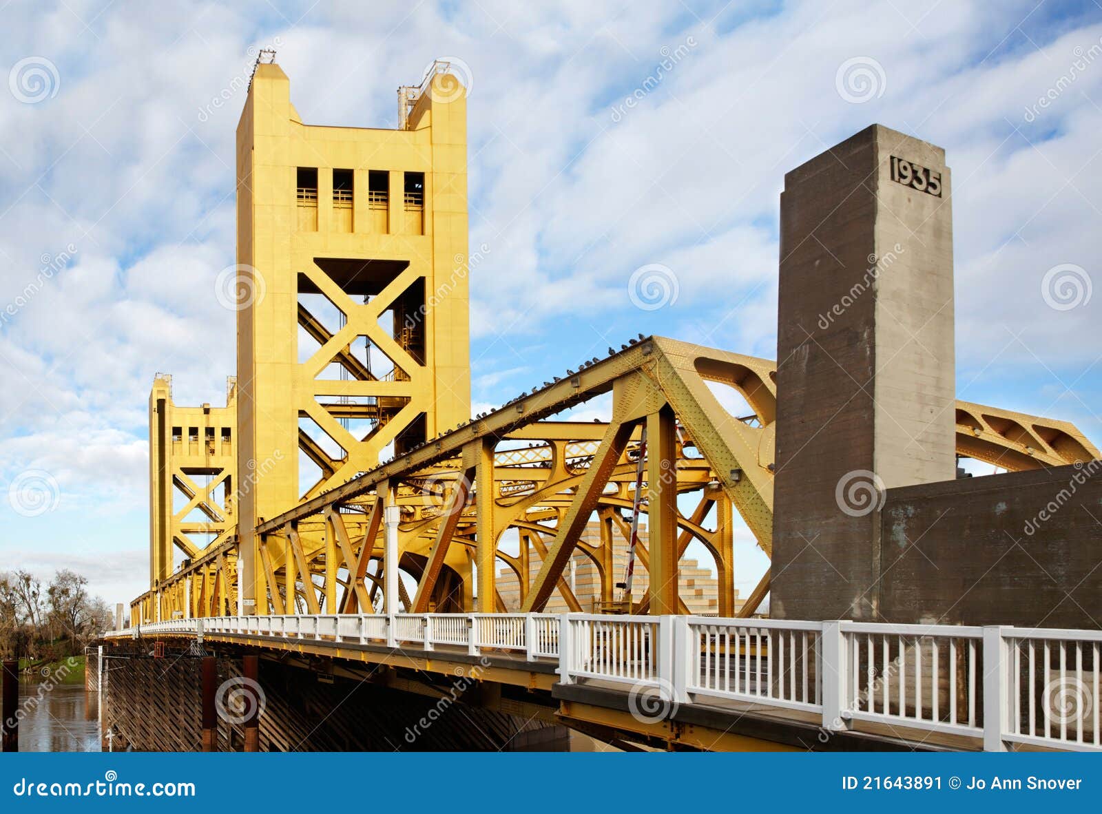 Tower Bridge, Sacramento stock image. Image of urban - 21643891