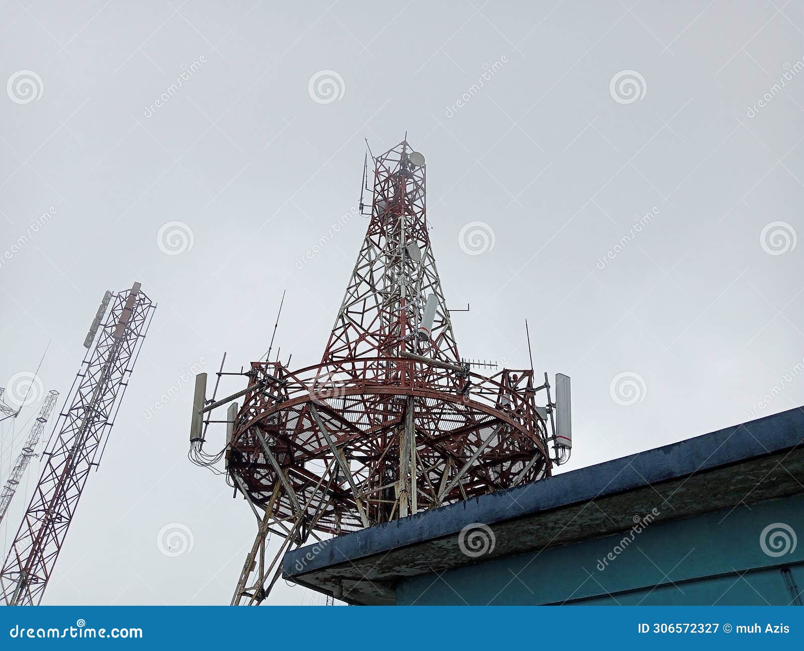 Tower Buildings, 3G and 4G Signal Transmitters Made of Channel Iron in ...