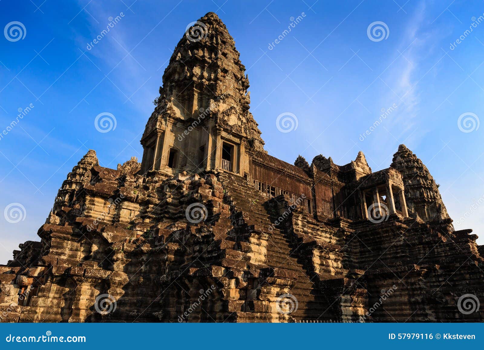 Tower Complex at the Centre of Angkor Wat Stock Photo - Image of ...