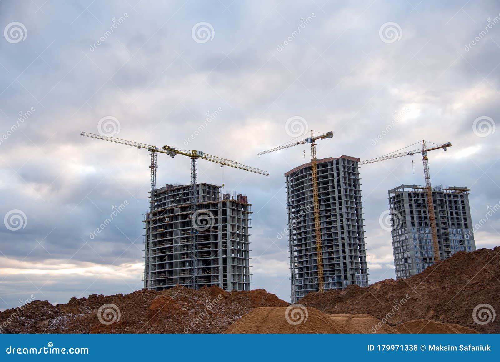 Formwork Solutions For Reinforced Framed Superstructure. Construction ...