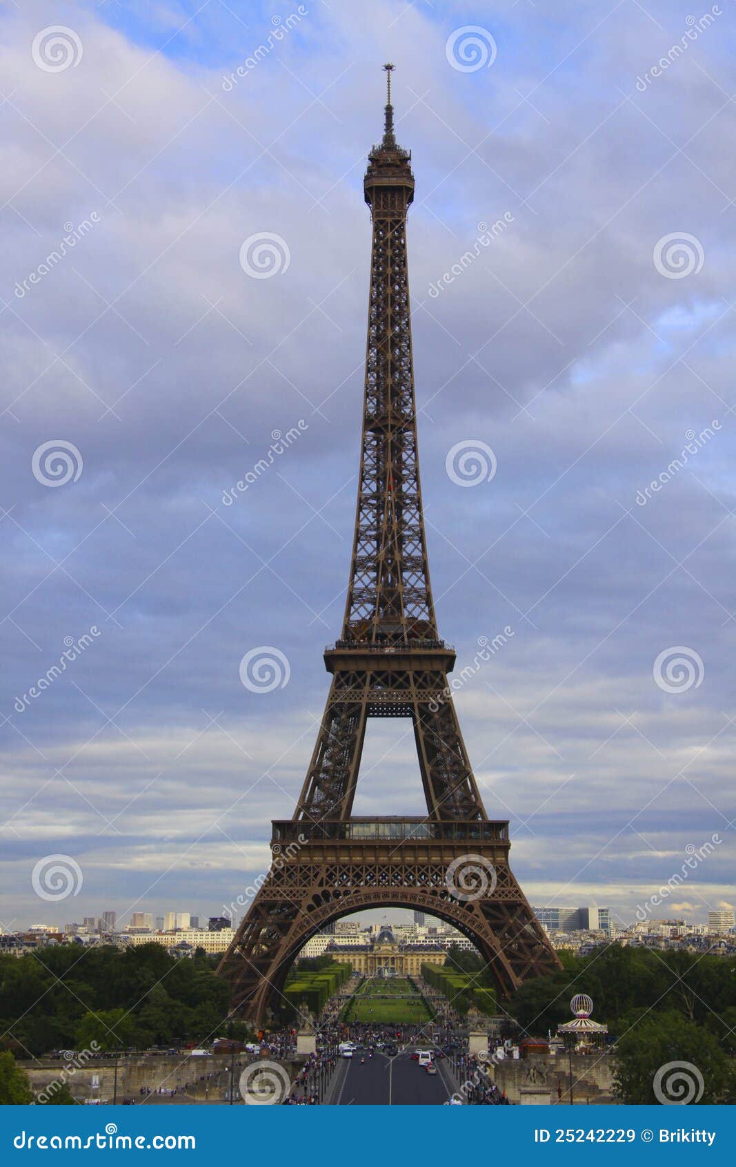 Tower of Eifel, Paris stock image. Image of water, famous - 25242229